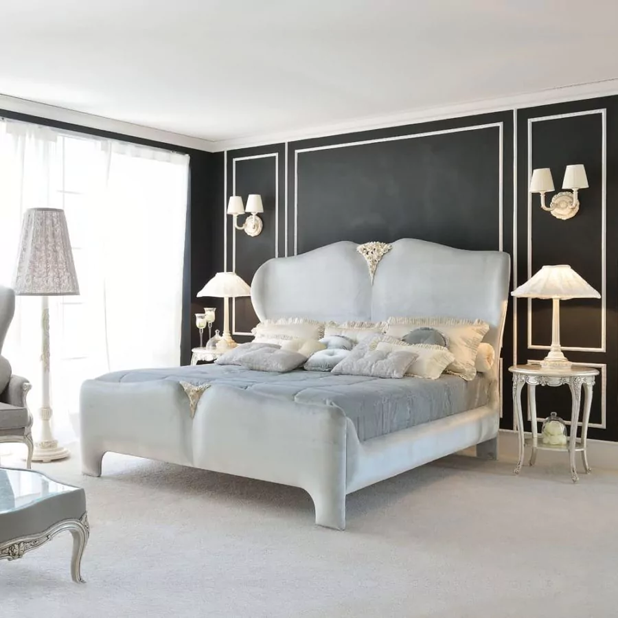 Extravagant Luxurious 4 Poster Bed - Juliettes Interiors