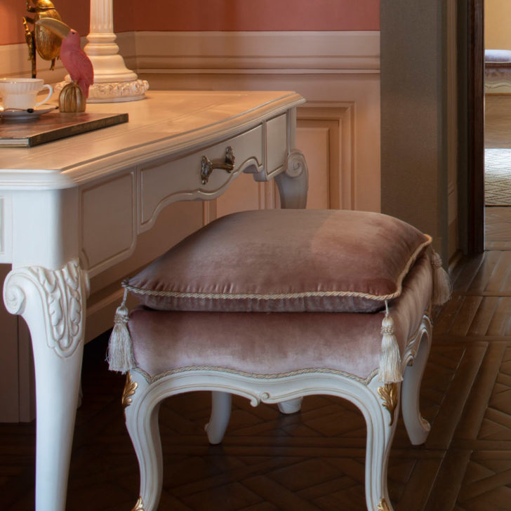 Discover Elegance with the Classic Style Louis Armchair
