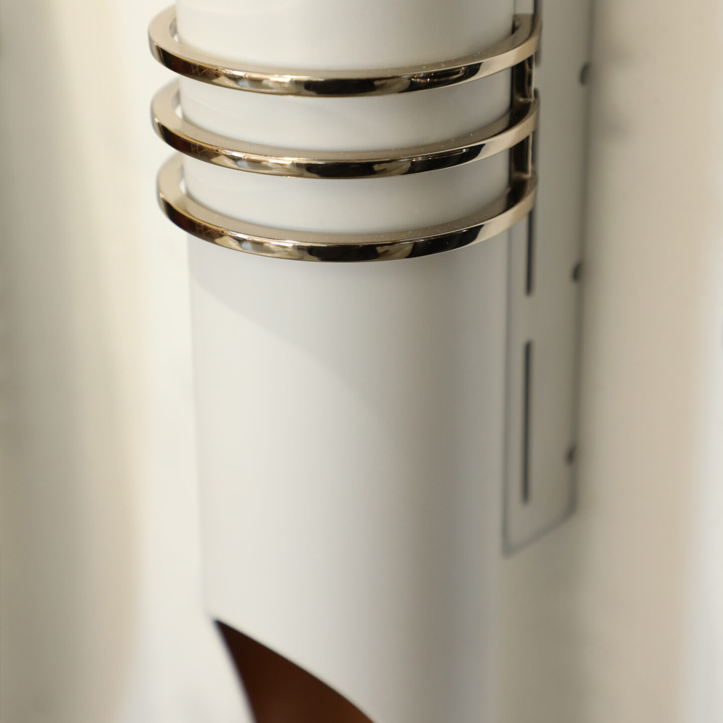 Modern Vertical Wall Light - Juliettes Interiors